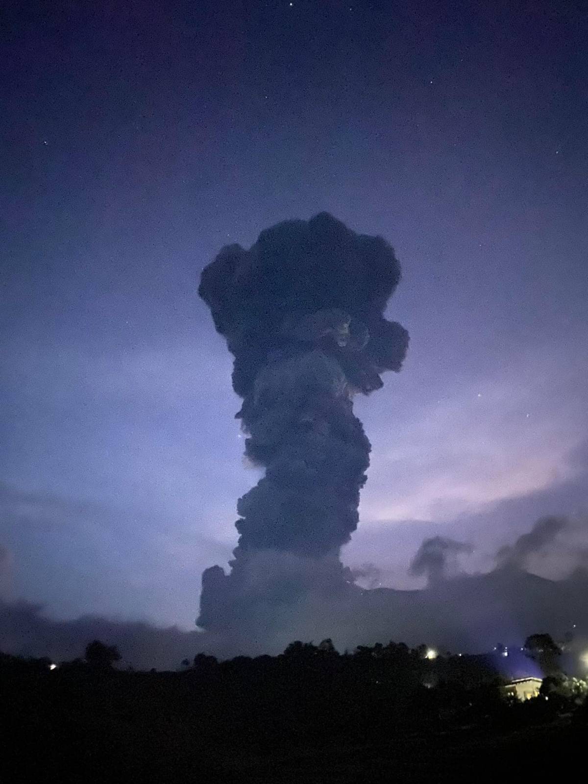 Pagsabog ng Bulkang Kanlaon, nagdulot ng makapal na Ash Fall sa Negros ...