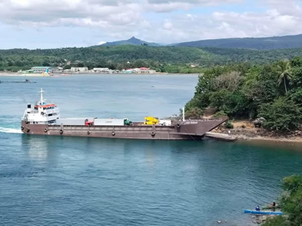 Serbisyo ng Barge para sa mabibigat na sasakyan sa pagitan ng Leyte at ...