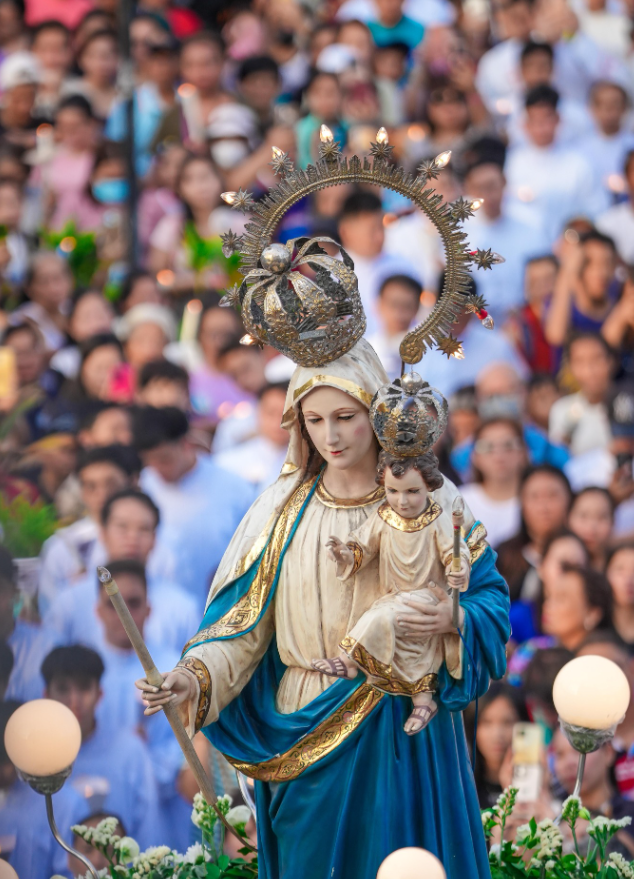 Daan-daang deboto, lumahok sa prusisyon ng Nuestra Señora de la ...