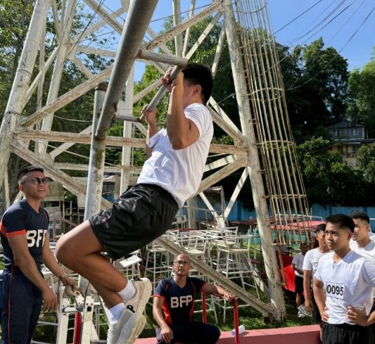 Mga aplikante sa Region 6, sumalang sa Physical Agility Test ng BFP ...